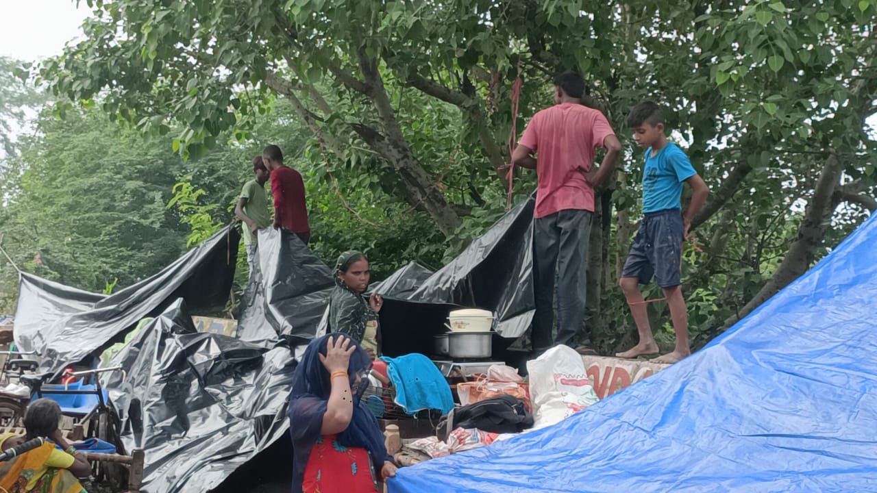 Noida Hindi Big News: Yamuna river water filled in many areas of Noida ...